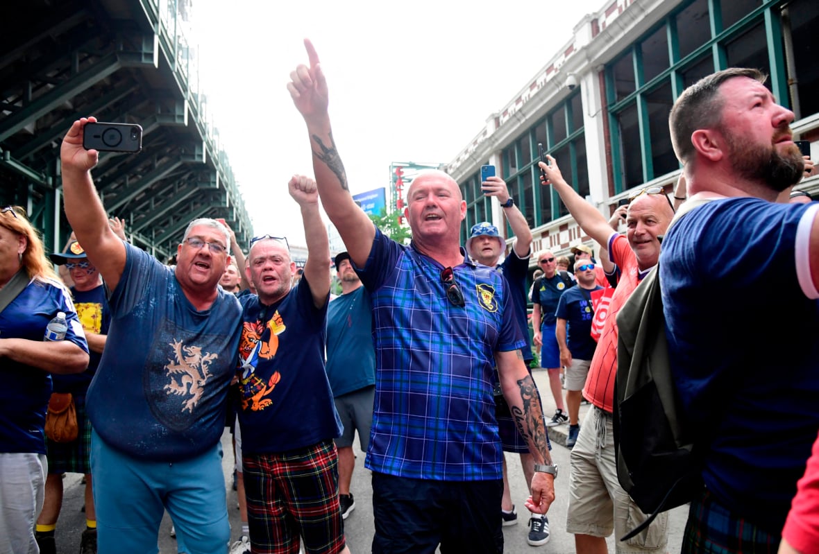 Scottish Fans Drink Boston Dry: Bars Run Out of Beer as Tartan Army ...