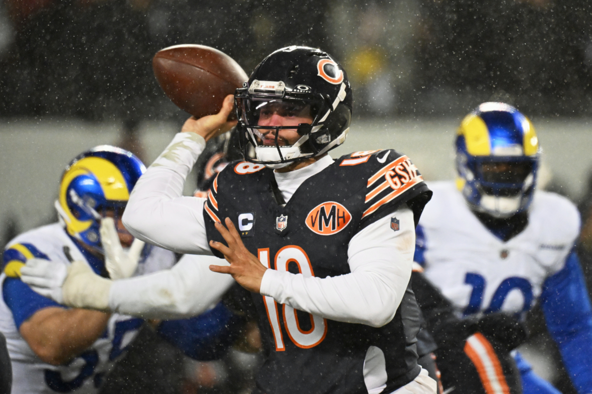 Bears' Caleb Williams Strikes Iconic Pose with Custom Painted Nails for ...